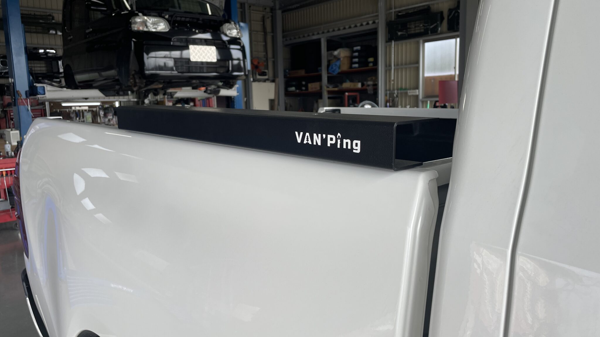 【TOYOTA HILUX GUN 125】ロールバー&トノカバー取付 - VAN’Ping